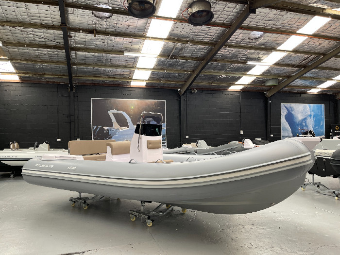 ITALBOATS Predator 540 TS :: VELA Solutions - Yachten, Boote, Antriebe & Mehr